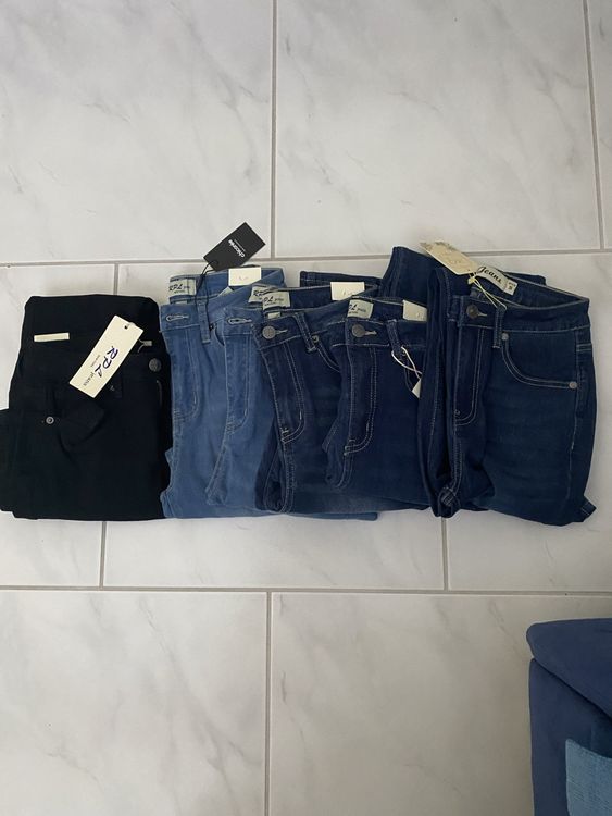 Jeans (Neu (gemäss Beschreibung)) in Adliswil für CHF 45 – mit Lieferung auf Ricardo kaufen
