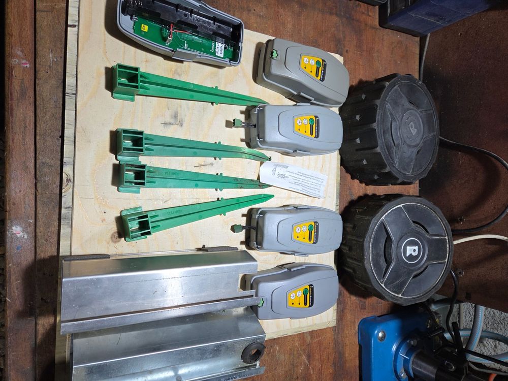 Ricambi robot tagliaerba Robomow defekt (Usato) a Rodi-Fiesso per CHF ...