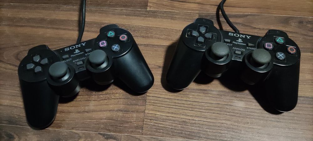 2x Sony PS2 Original Controller (Gebraucht) in Diessenhofen für CHF 20 ...