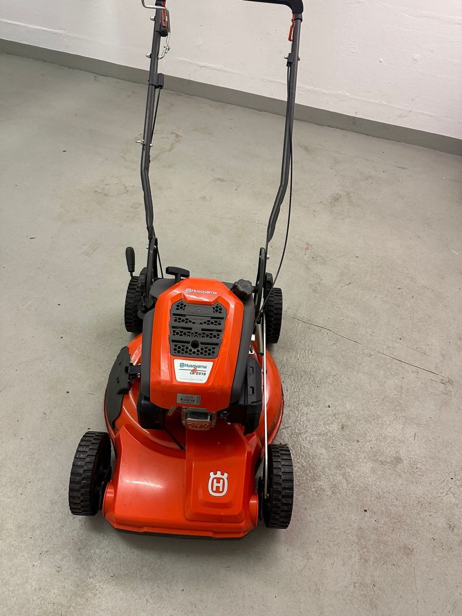 Husqvarna Rasenmäher zu verkaufen (Neu (gemäss Beschreibung)) in Elgg für CHF 250 – nur Abholung ...
