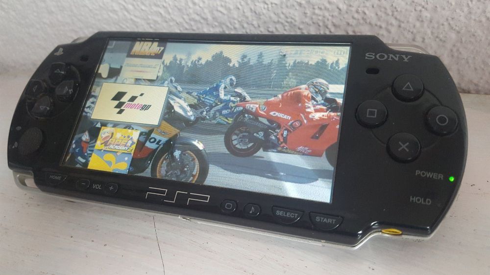 PSP Portable avec 500 jeux | Kaufen auf Ricardo
