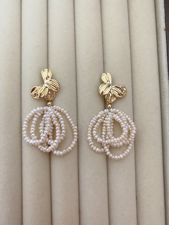 Perlen Ohrringe /Süsswasserperlen echte (Neu und originalverpackt) in Sarnen für CHF 70 – mit ...