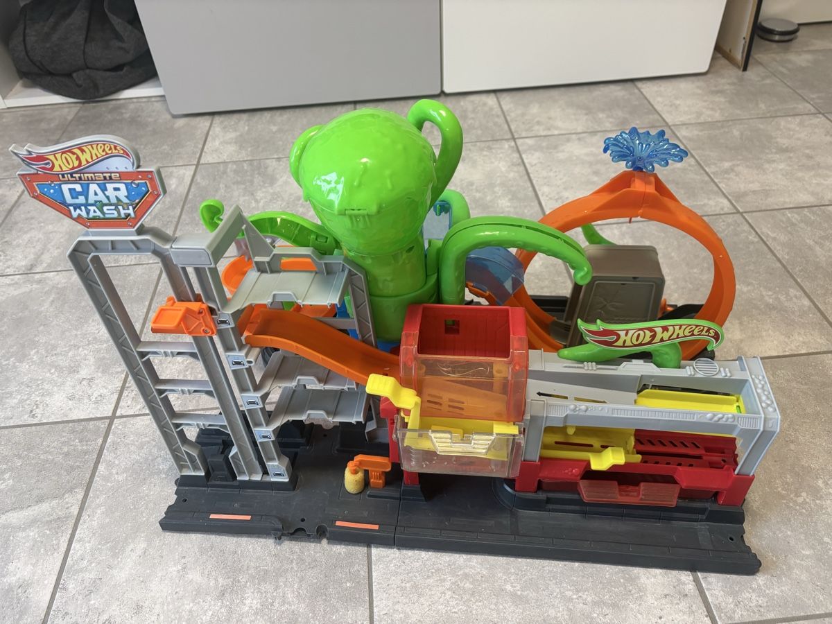Hot Wheels City Color Reveal Ultimative Auto-Waschanlage (Gebraucht) in ...