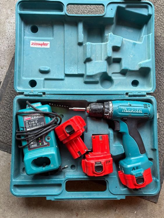 Makita Akku Schrauber mit 3 Akkus und Ladegerät ink Koffer (Gebraucht ...