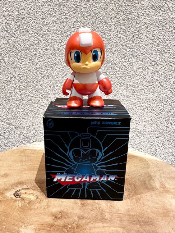 Kidrobot Capcom Red Mega Man Vinyl Mini Figur rare anime | Kaufen auf ...