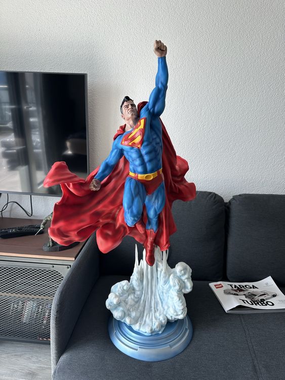 Sideshow Superman Statue (Neu (gemäss Beschreibung)) in Gommiswald für ...