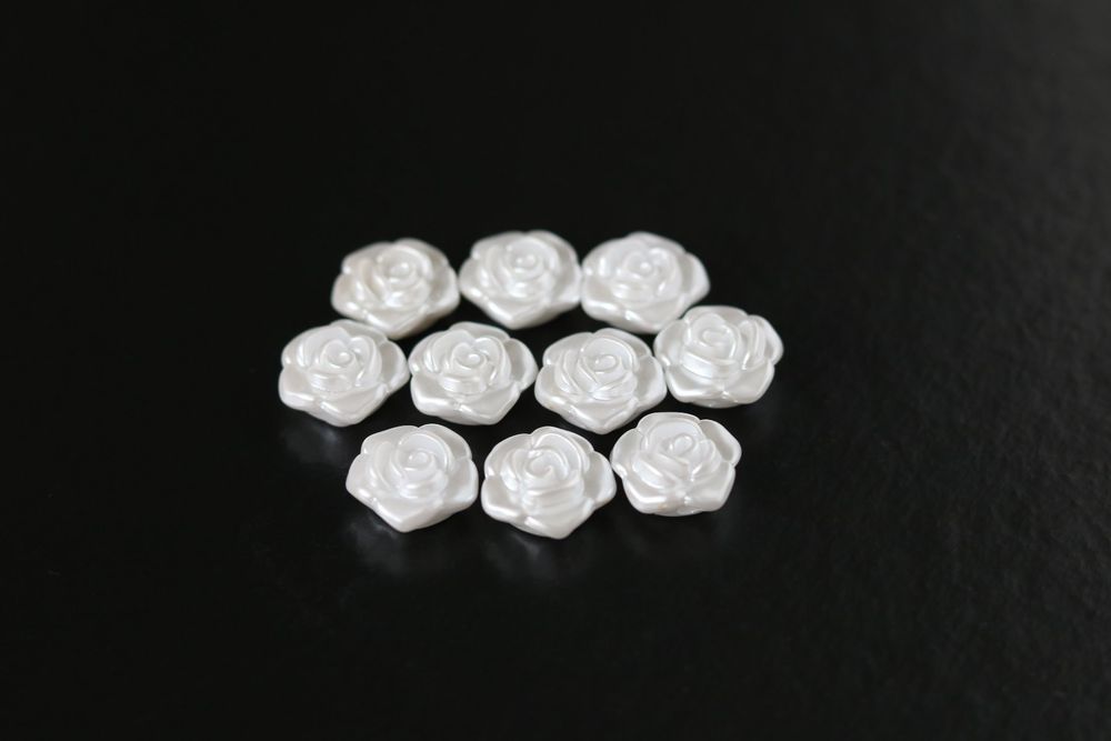 Perlen Rosen Blüten Streudeko, Weiss Perlmutt, Ø13mm ,10 St | Kaufen auf Ricardo
