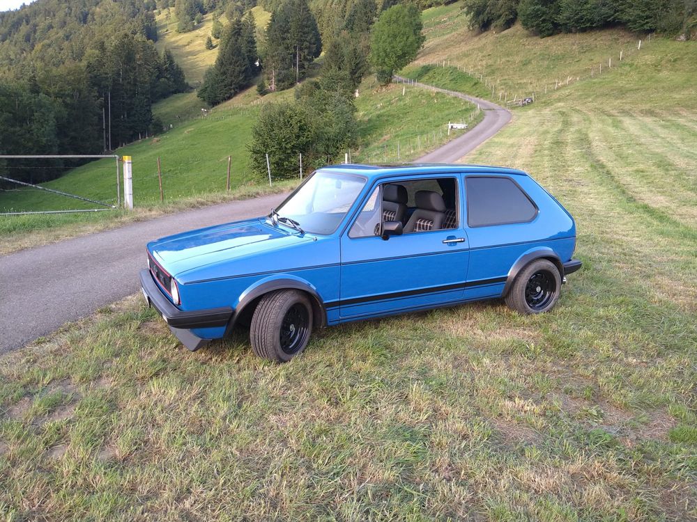Golf 1 Blau