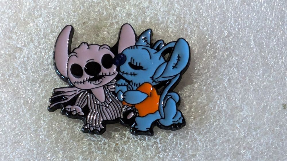 Ansteckpin 105: Disney Stitch aus Lilo & Stitch | Kaufen auf Ricardo