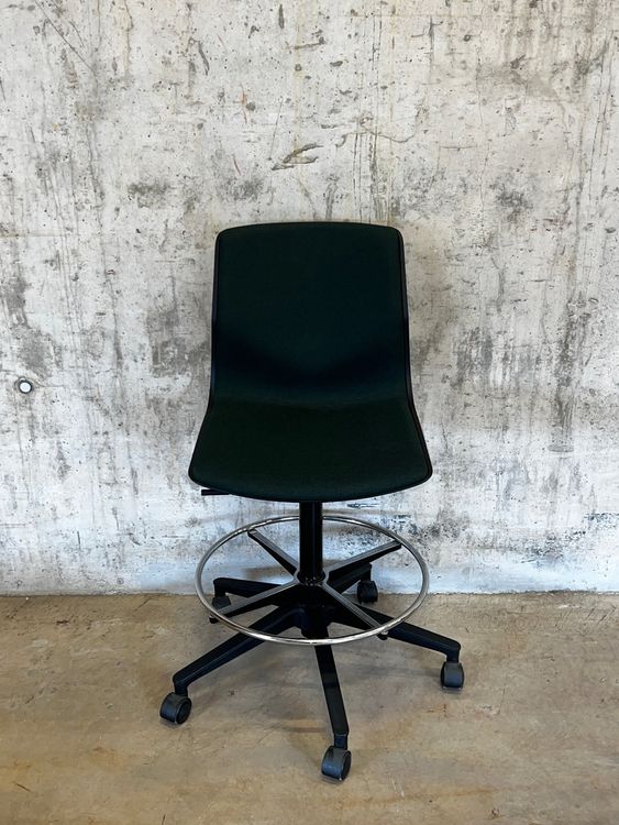 Stylischer Bürodrehstuhl FourSure 66 mit Vollpolsterung (Gebraucht) in ...