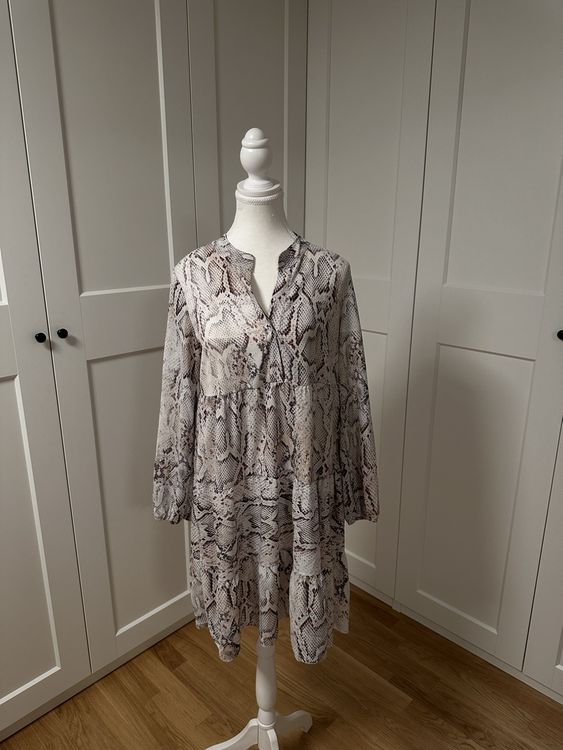 Kleid mit Schlangenprint wie von Mango, Zara, Vero Mora, H&M (Gebraucht ...