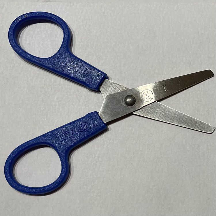 Abgerundete Schere (D'occasion) à Bubendorf pour CHF 0.5 – avec ...