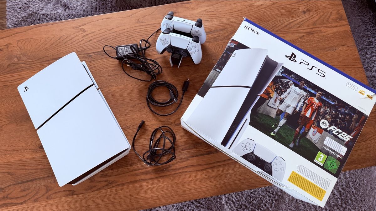 Neu: Playstation 5 mit FIFA 2026 - Top Zustand, 2 Controller (Neu ...