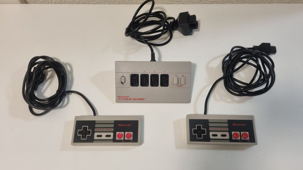 Original Nintendo NES Four Score + 2 x Kontroller (Gebraucht) in ...