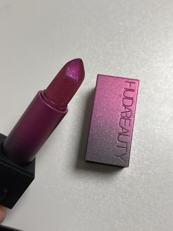 Huda Beauty Metallic Lipstick - Cake Day - Top Zustand! (Gebraucht) in ...