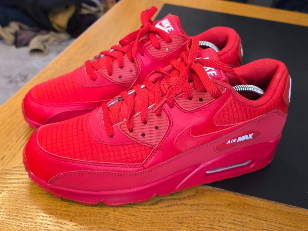 Nike Air Max 90 Triple Rot schuhe Gr.45 (Gebraucht) in Wallisellen für ...