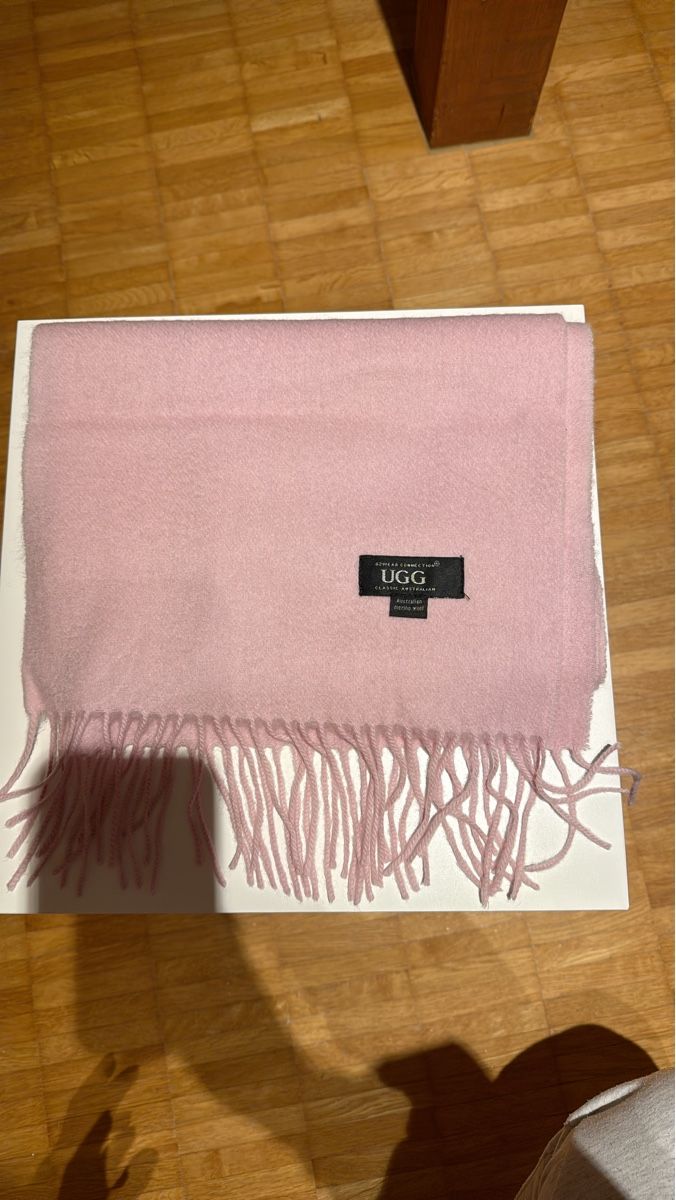 Ugg Australia Schal, Rosa, Merino Wolle, wie neu! (Gebraucht) in ...