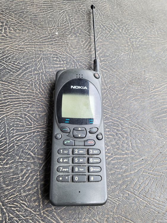 Nokia Handy um Jg. 2000 (Defekt) in Welschenrohr für CHF 20 – mit ...
