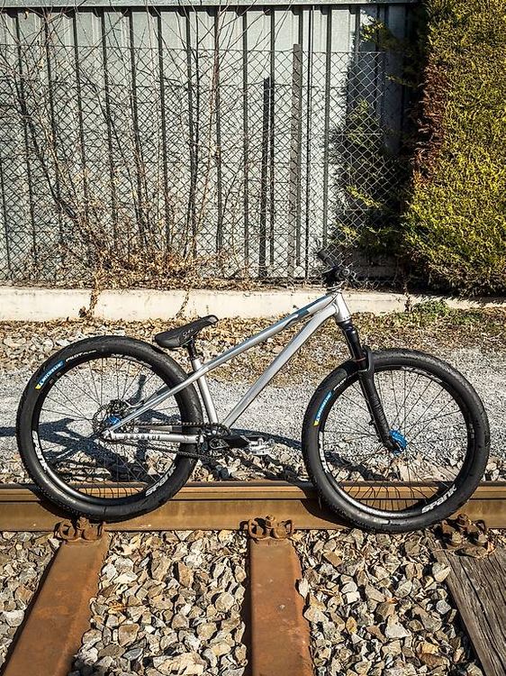 Commencal Absolut Dirtbike / Dirtjump *Custom* (Gebraucht) in Chur für ...