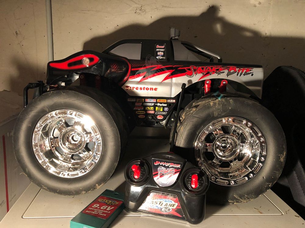 Rc Monster Truck Fast Lane Snake Bite, f (Gebraucht) in Fällanden für ...