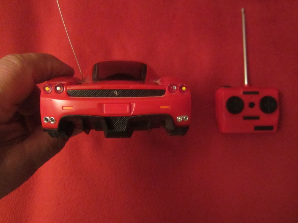 ENZO - FERRARI TESTAROSSA FERNGESTEUERTEN AUTOMODELL!!! (Gebraucht) in ...