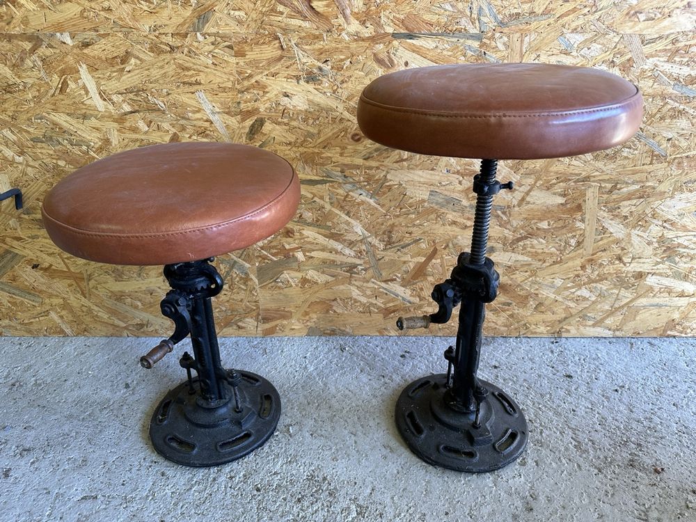 Hocker mit Gusssockel (Gebraucht) in Wald AR für CHF 64 – nur Abholung ...