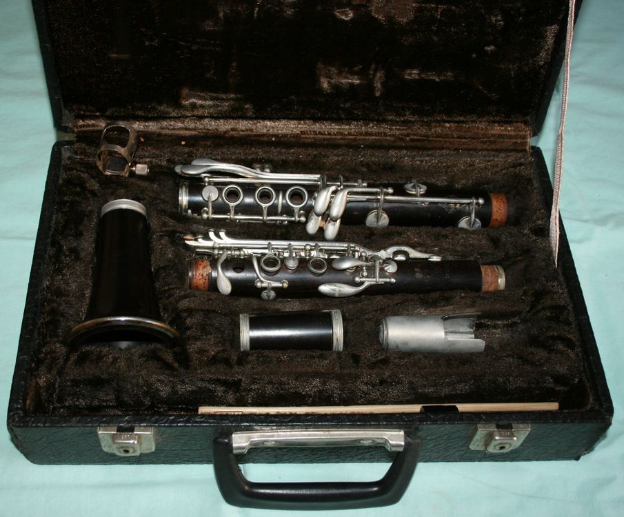 Klarinette «Noblet» (alt) mit Koffer (Gebraucht) in für CHF 40 – mit ...