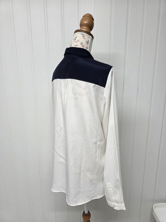 Le chemisier bi-color de chez Mango (Neuf avec emballage d'origine) à ...