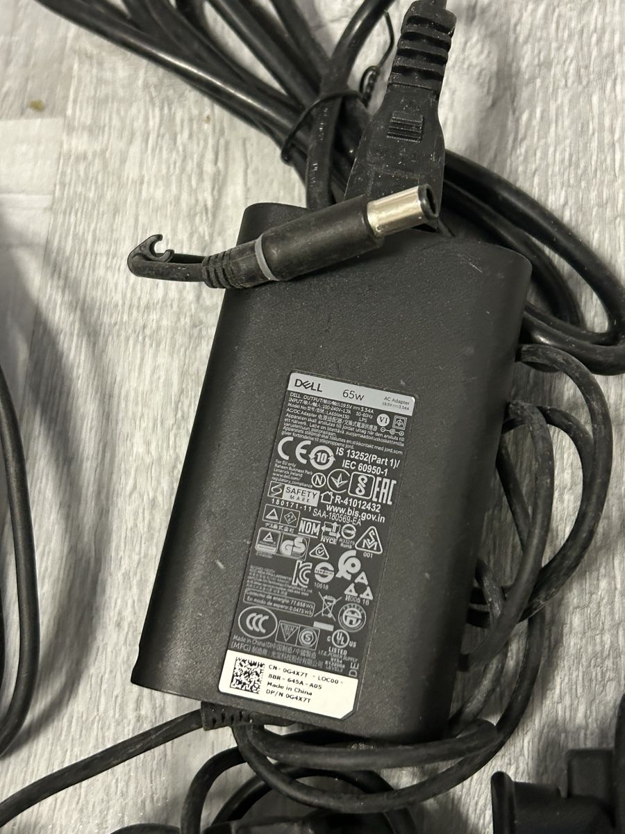 Dell Laptop Ladegerät / Netzteil, verschiedene Modelle (Gebraucht) in ...