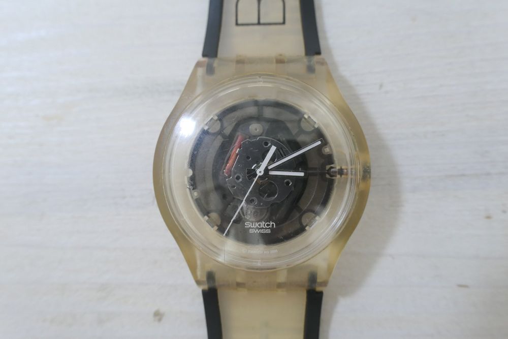 Swatch Jelly "BLACK VIBRATION" SUJK105, neue Batterie | Kaufen auf Ricardo