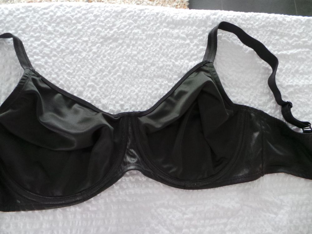 Bügel BH TRIUMPH schwarz 90D (Gebraucht) in Rothrist für CHF 10 – mit ...