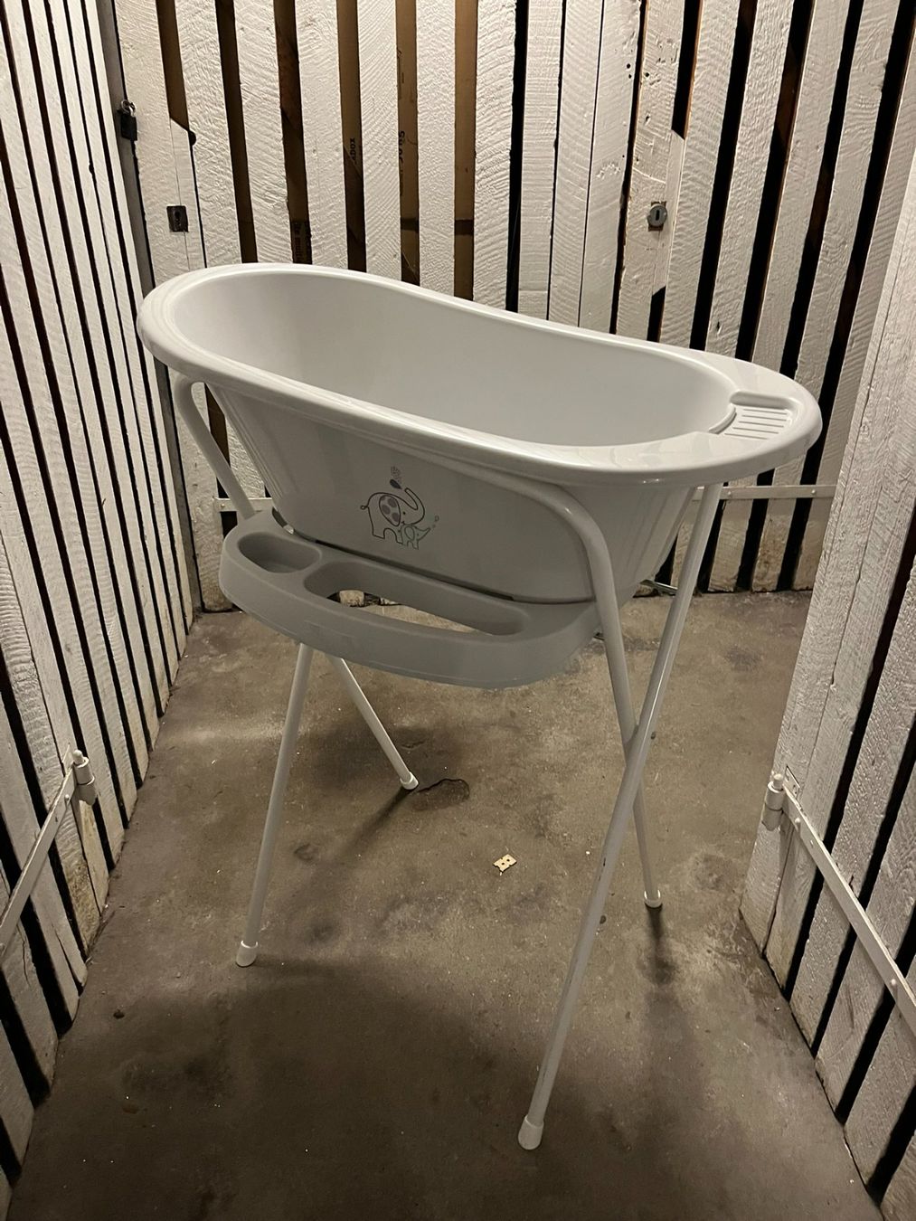 Baignoire bébé + support pliable – très bon état (D'occasion) à Genève ...