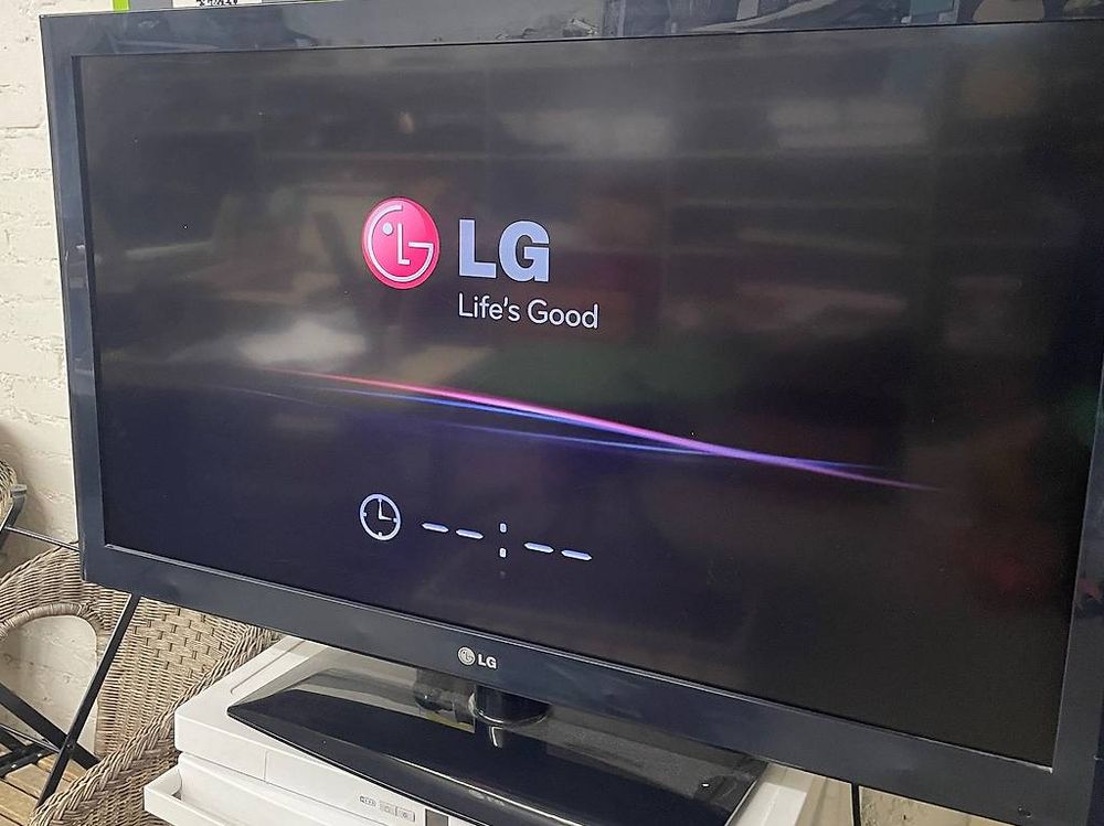 LG 42LD550 42" LCD TV Full HD (Gebraucht) in Zürich für CHF 39 – nur ...