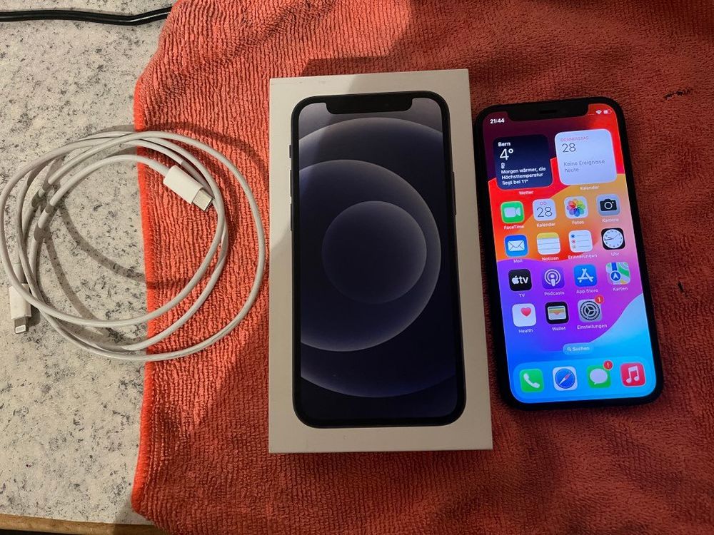 Apple iPhone 12 Mini 128GB schwarz gut erhalten | Kaufen auf Ricardo