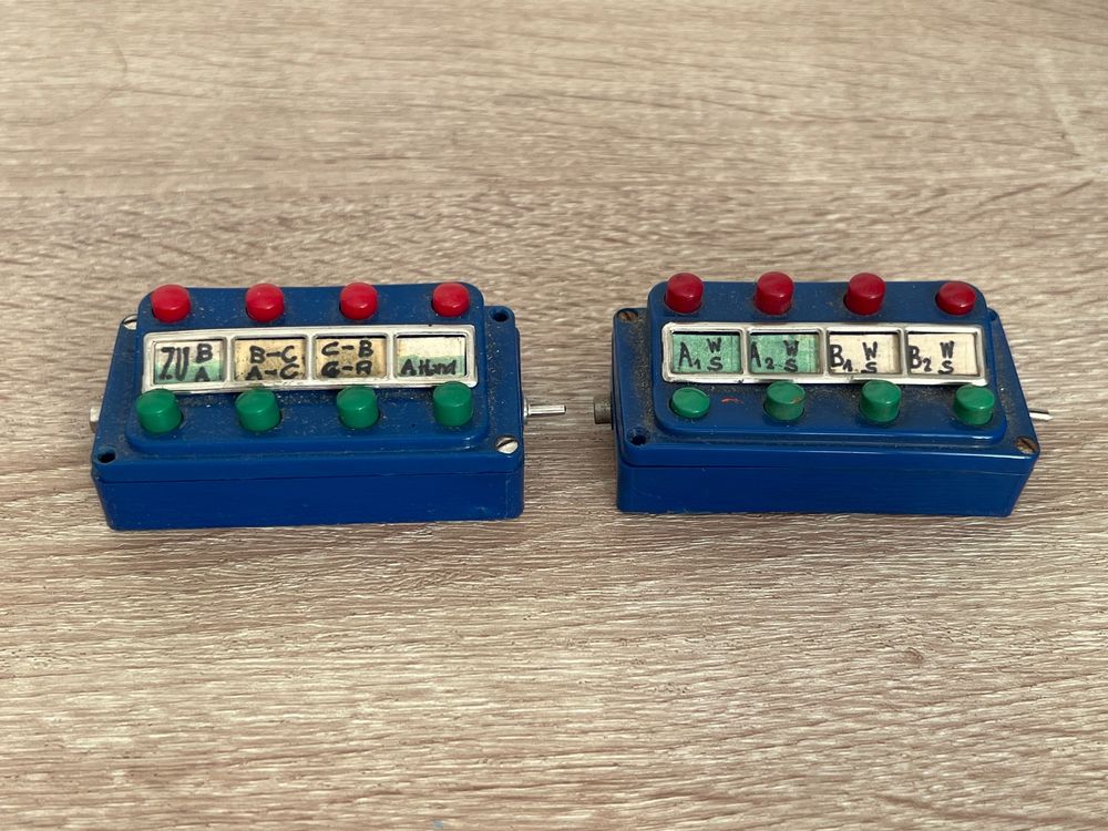 Märklin 2 x 7072 Schaltpult (2) (Gebraucht) in St-Aubin-Sauges für CHF 3 – mit Lieferung auf ...