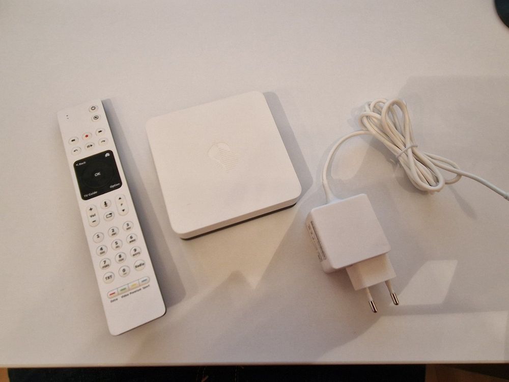 Swisscom TV Box, inkl. Fernbedienung und Stromkabel (Gebraucht) in für ...