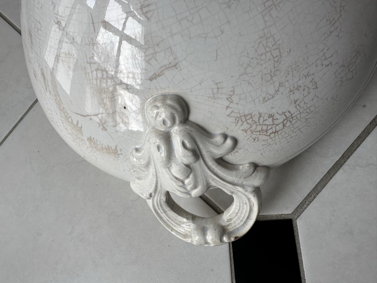 Soupière ancienne en faïence blanche 🥣 Décorative! (Défectueux) à ...