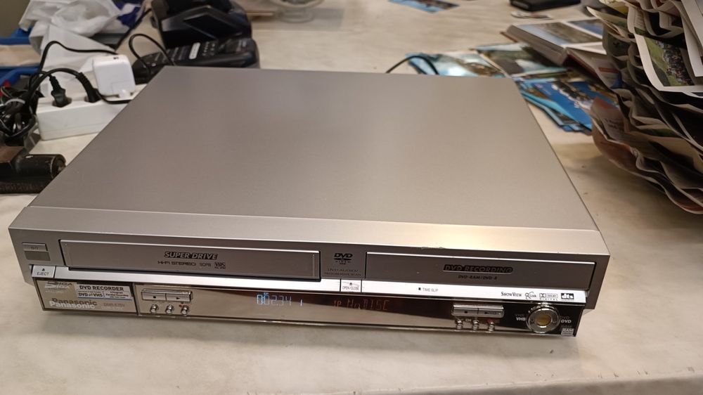 Panasonic DVD-VHS Combo Kombi Recorder DMR-E75V Silber (Gebraucht) in Zofingen für CHF 149 – mit ...