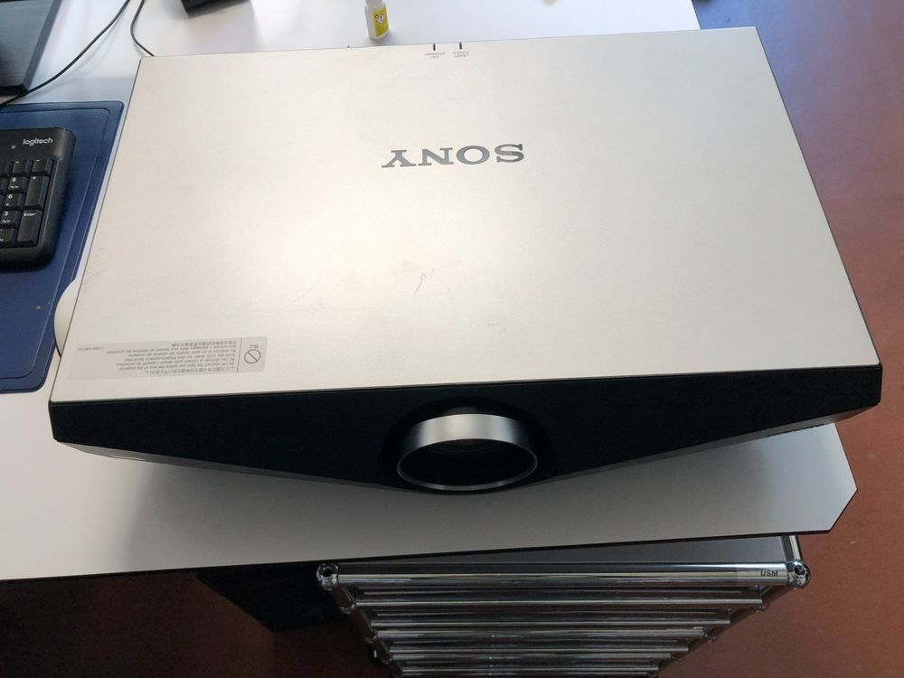 Professioneller Beamer von einem Auditorium der Marke: Sony (Gebraucht ...
