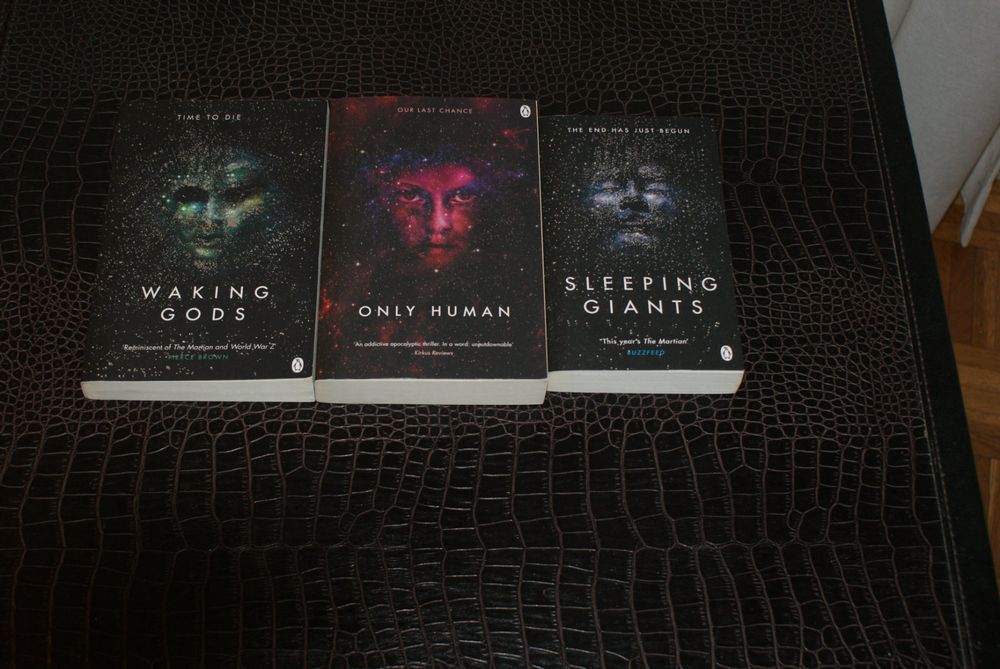 Science Fiction Trilogie: Waking Gods in ENGLISCH | Kaufen auf Ricardo
