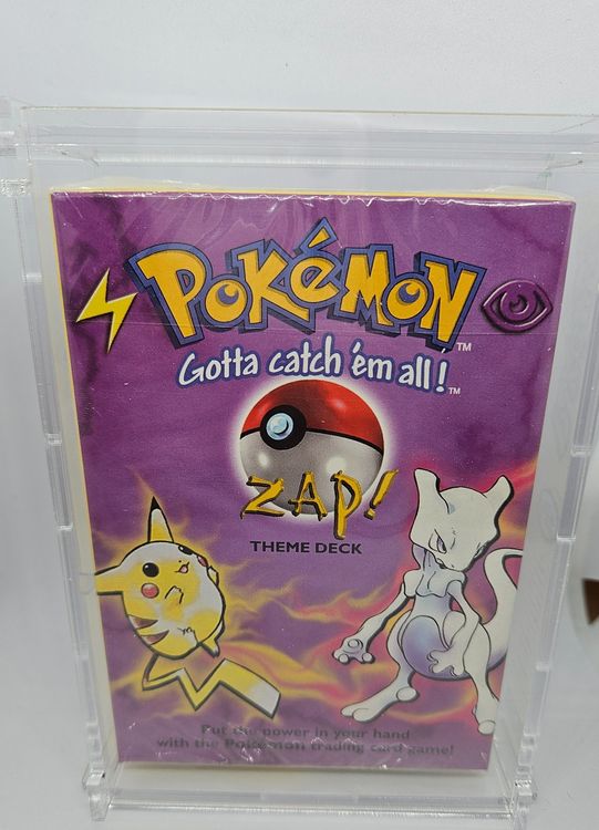WOTC Pokémon ZAP Theme Deck Factory Sealed with Acrylic Case (Neu und ...