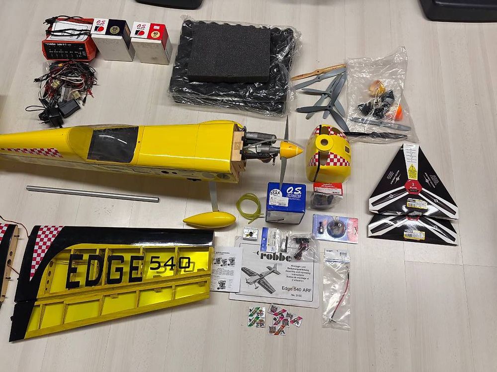 Corsair F4U & Edge 540 Komplettpaket (Gebraucht) in Lugnorre für CHF ...