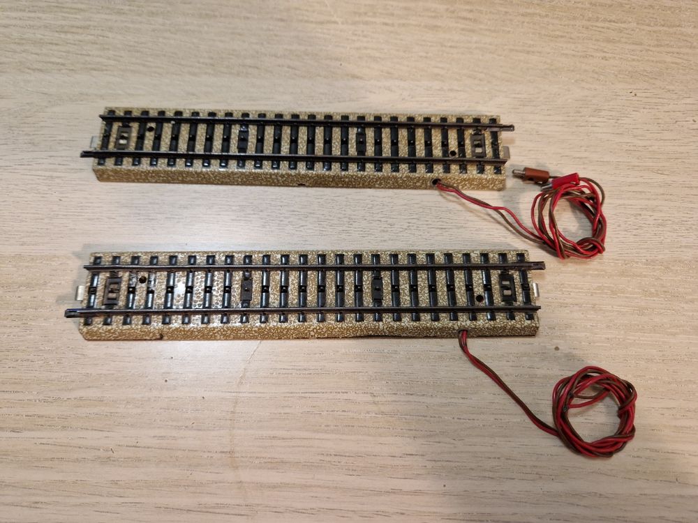 Märklin 2 x 5111 Anschlußgleis M H0 (1) (Gebraucht) in St-Aubin-Sauges ...