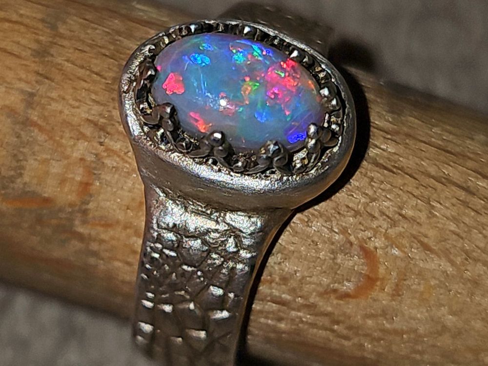 Silberring mit natürlichem australischem semi Kristall Opal (Neu und ...