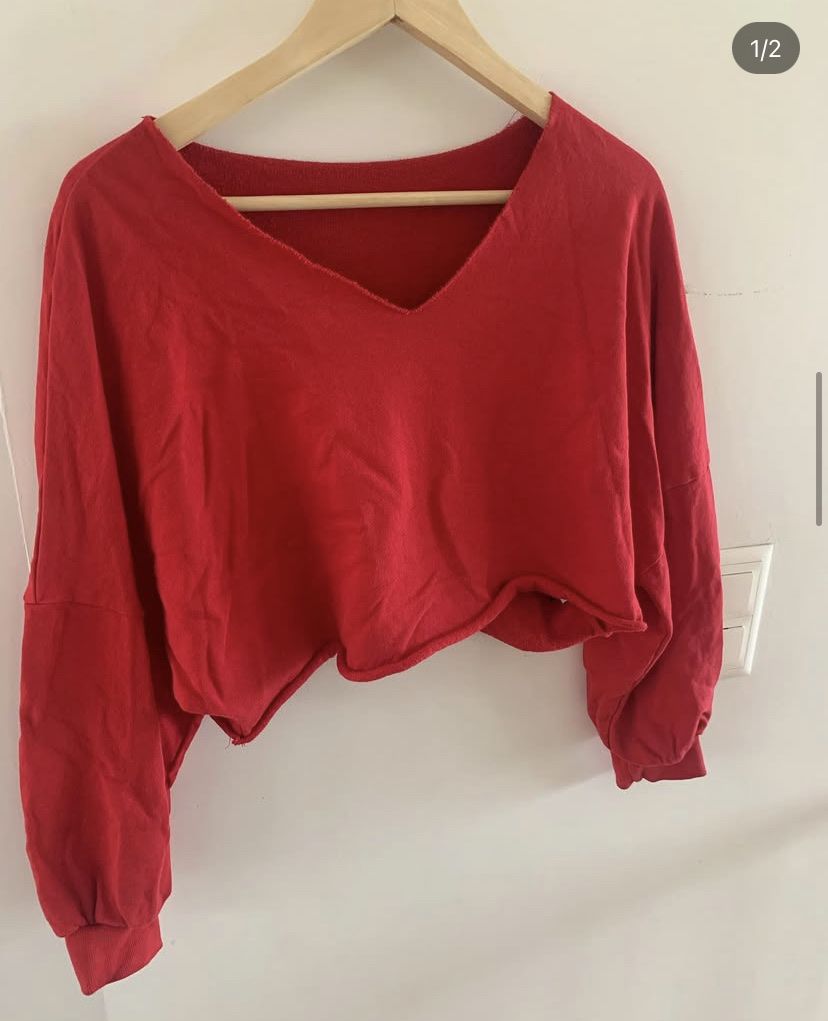 Pull rouge (D'occasion) à Confignon pour CHF 5 – avec livraison ...