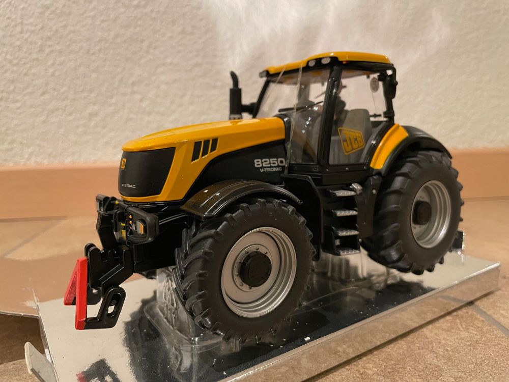 SIKU JCB Fastrac 8250 (Neu und originalverpackt) in Kreuzlingen für CHF ...