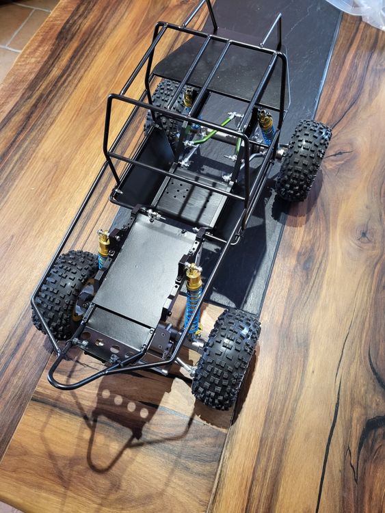 1: 8 CRAWLER Rolling Chassis (Neu und originalverpackt) in Arth für CHF ...