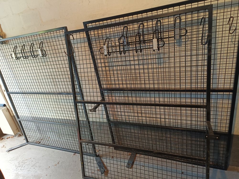 3 Gitter mit Garderobenhaken | Kaufen auf Ricardo