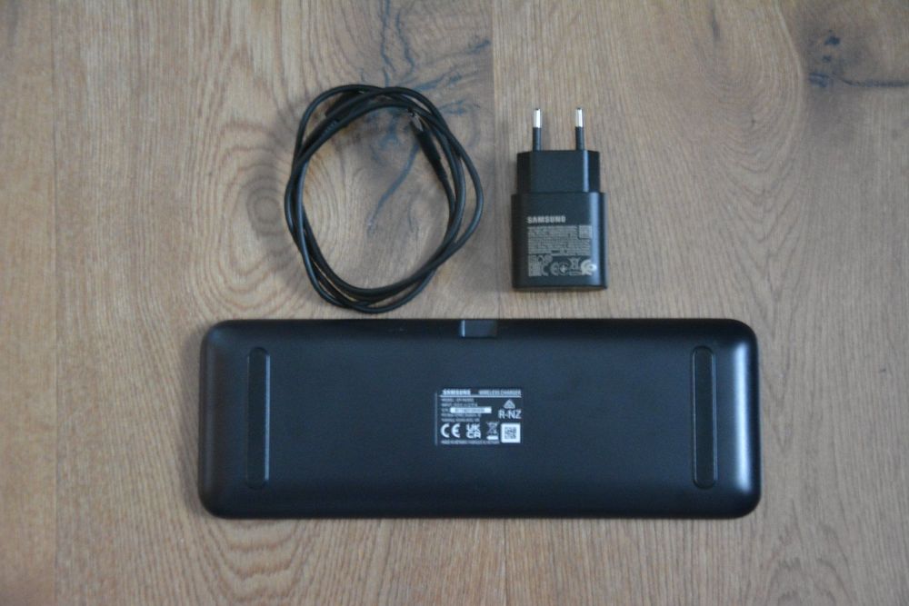 Samsung 3 in 1 Wireless Charger EP-P6300 | Kaufen auf Ricardo