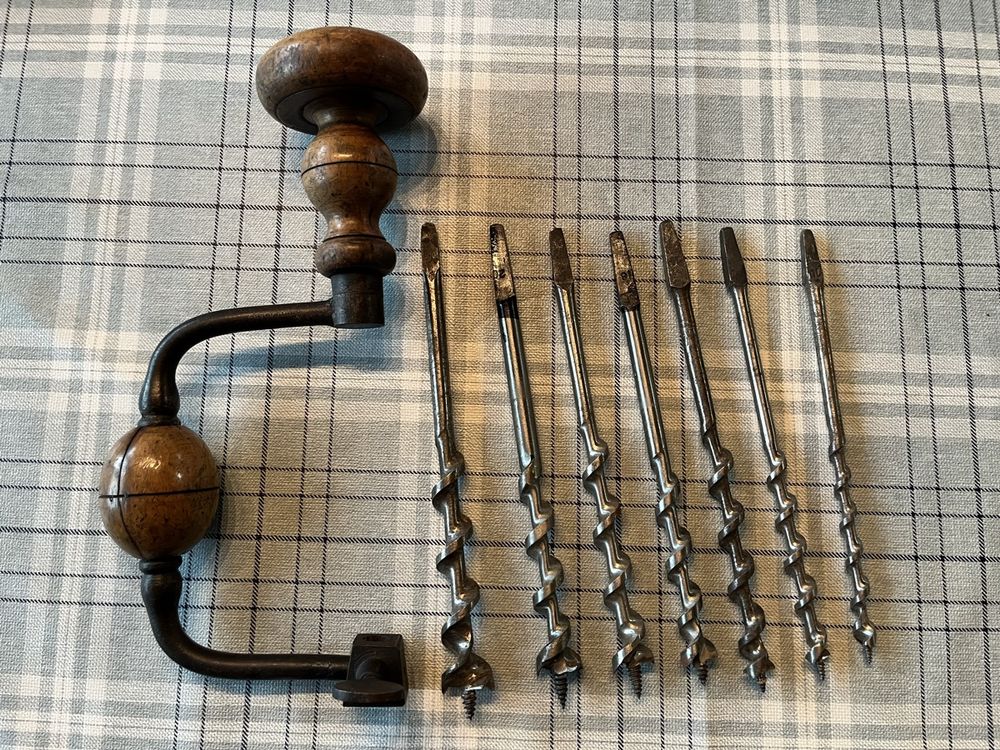 Alter Handbohrer incl. 7 Holzbohrer (Gebraucht) in für CHF 9 – mit ...
